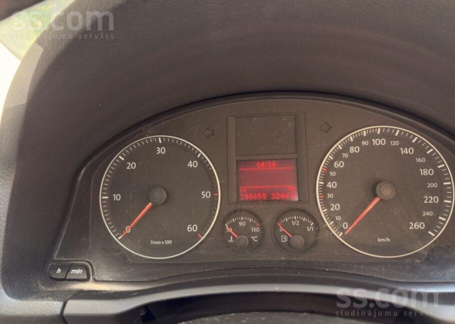 Melns Volkswagen Golf 2006 Jūrmala, ar dzinēja tilpumu 1.90 L un nobraukumu 297 tūkst. km par 2000 €, foto 10 vietnē AUTOMOTO.COM.LV