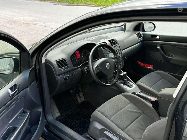 Melns Volkswagen Golf 2006 Viļņa, ar dzinēja tilpumu 1.90 L un nobraukumu 314 tūkst. km par 1850 €, foto 6 vietnē AUTOMOTO.COM.LV