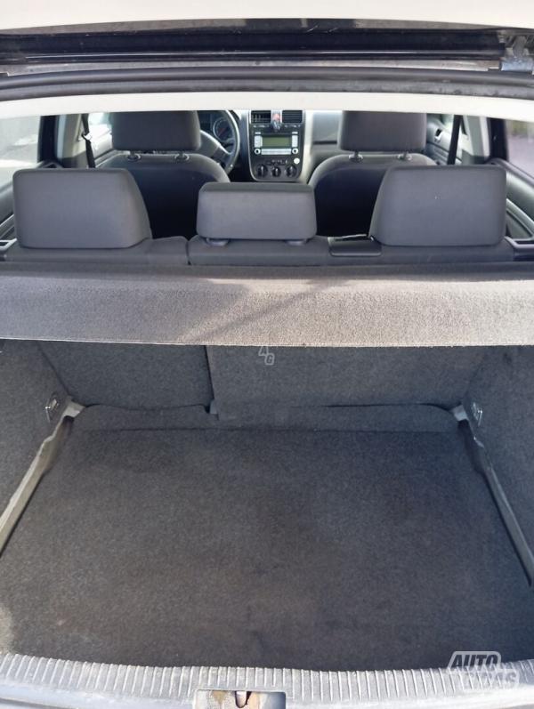 Melns Volkswagen Golf 2006 Kazlų Rūda, ar dzinēja tilpumu 1.90 L un nobraukumu 315 tūkst. km par 2150 €, foto 9 vietnē AUTOMOTO.COM.LV