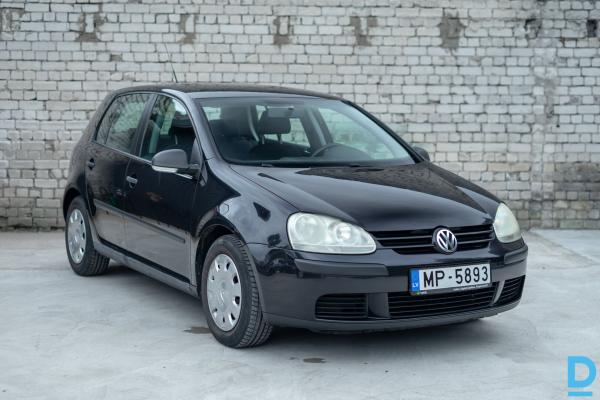 Black Volkswagen Golf 2006 in Liepaja, with an engine capacity of 1.90 L and mileage of 338 thousand km for 2200 €, photo 1 on AUTOMOTO.COM.LV