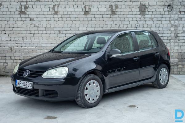 Black Volkswagen Golf 2006 in Liepaja, with an engine capacity of 1.90 L and mileage of 338 thousand km for 2200 €, photo 2 on AUTOMOTO.COM.LV