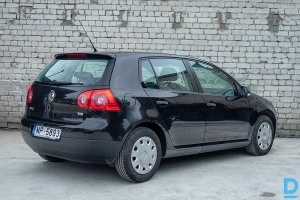 Black Volkswagen Golf 2006 in Liepaja, with an engine capacity of 1.90 L and mileage of 338 thousand km for 2200 €, photo 4 on AUTOMOTO.COM.LV