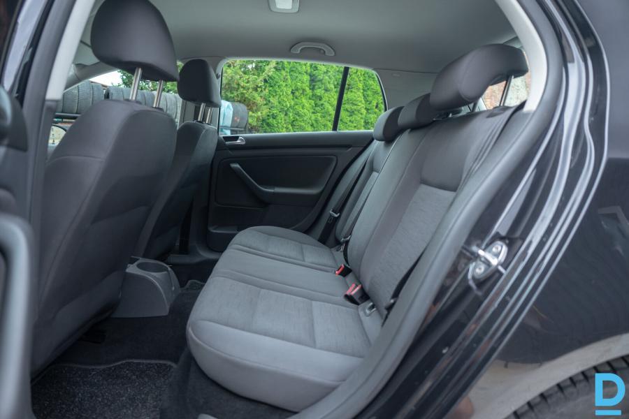 Melns Volkswagen Golf 2006 Liepāja, ar dzinēja tilpumu 1.90 L un nobraukumu 338 tūkst. km par 2200 €, foto 7 vietnē AUTOMOTO.COM.LV