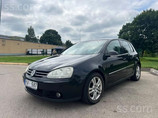 Black Volkswagen Golf 2006 in Tukums, with an engine capacity of 2.00 L and mileage of 299 thousand km for 3000 €, photo 2 on AUTOMOTO.COM.LV