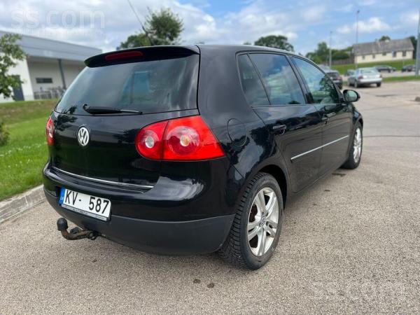 Black Volkswagen Golf 2006 in Tukums, with an engine capacity of 2.00 L and mileage of 299 thousand km for 3000 €, photo 3 on AUTOMOTO.COM.LV