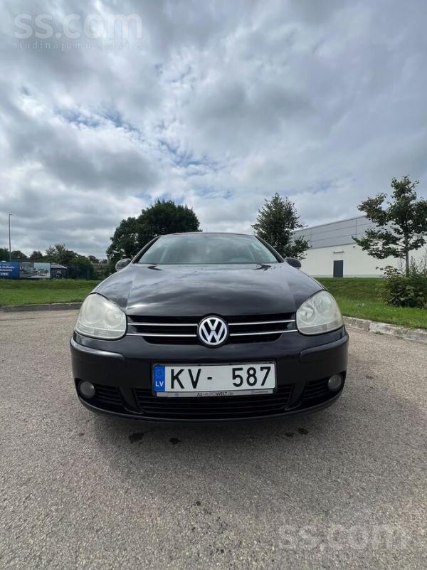 Black Volkswagen Golf 2006 in Tukums, with an engine capacity of 2.00 L and mileage of 299 thousand km for 3000 €, photo 5 on AUTOMOTO.COM.LV