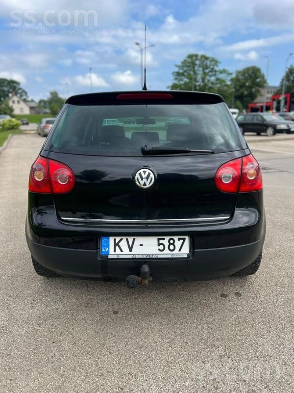 Black Volkswagen Golf 2006 in Tukums, with an engine capacity of 2.00 L and mileage of 299 thousand km for 3000 €, photo 6 on AUTOMOTO.COM.LV