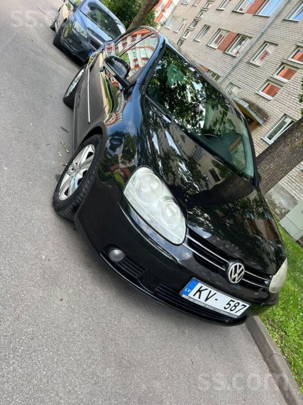 Black Volkswagen Golf 2006 in Tukums, with an engine capacity of 2.00 L and mileage of 299 thousand km for 3000 €, photo 8 on AUTOMOTO.COM.LV