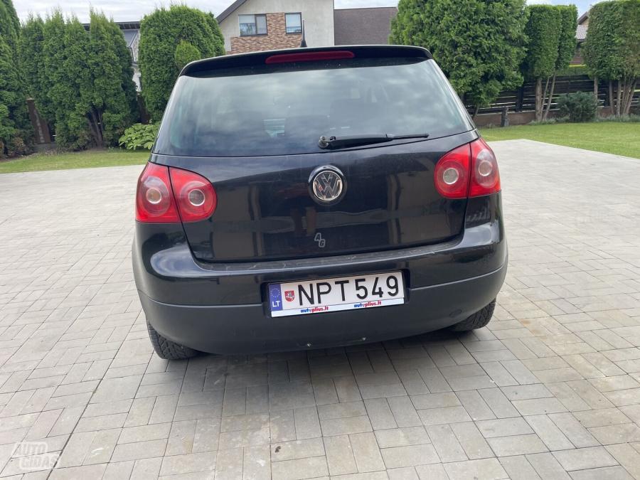 Melns Volkswagen Golf 2006 Viļņa, ar dzinēja tilpumu 1.60 L un nobraukumu 269 tūkst. km par 1850 €, foto 11 vietnē AUTOMOTO.COM.LV