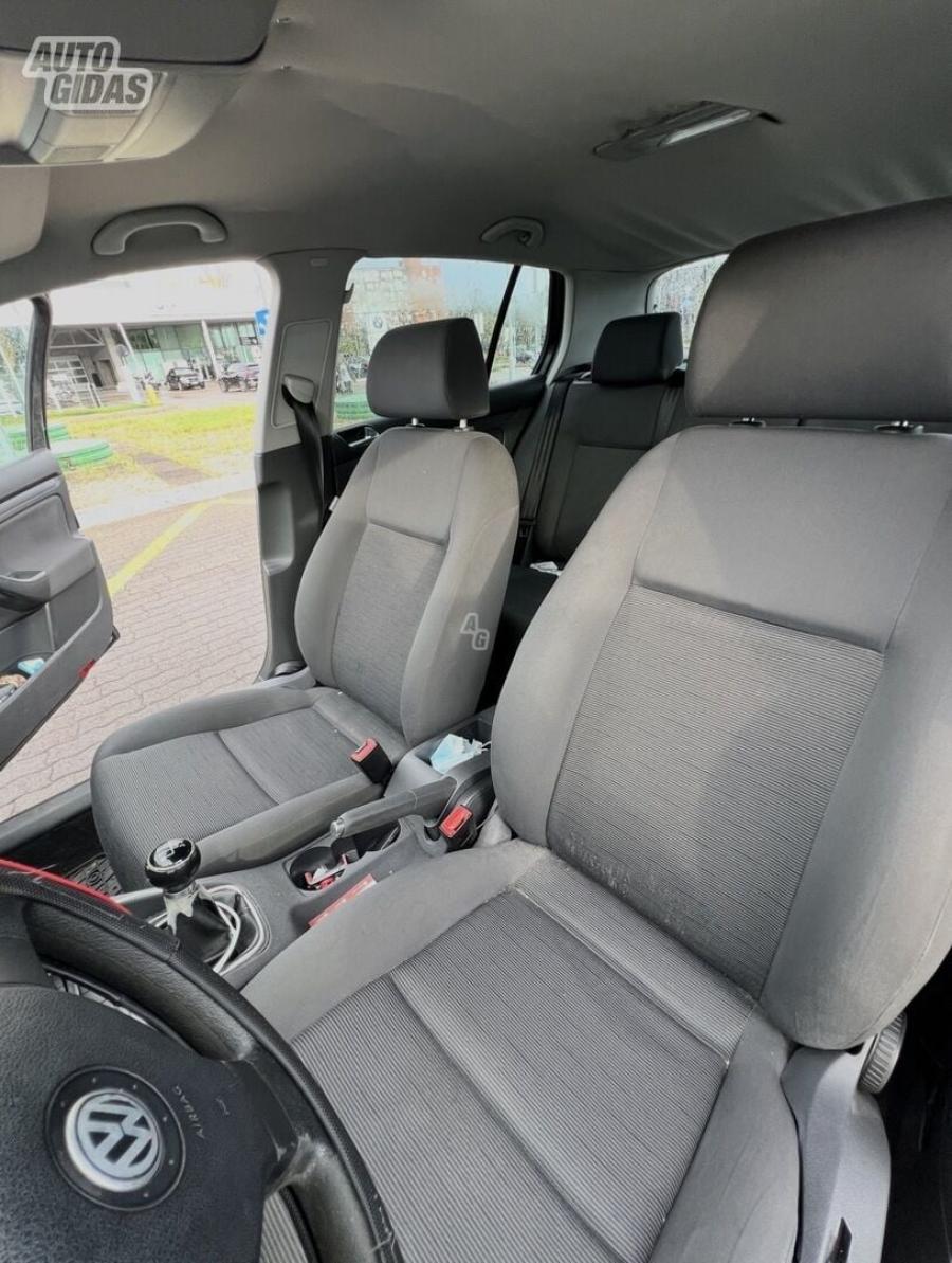 Melns Volkswagen Golf 2006 Viļņa, ar dzinēja tilpumu 1.90 L un nobraukumu 292 tūkst. km par 1800 €, foto 9 vietnē AUTOMOTO.COM.LV