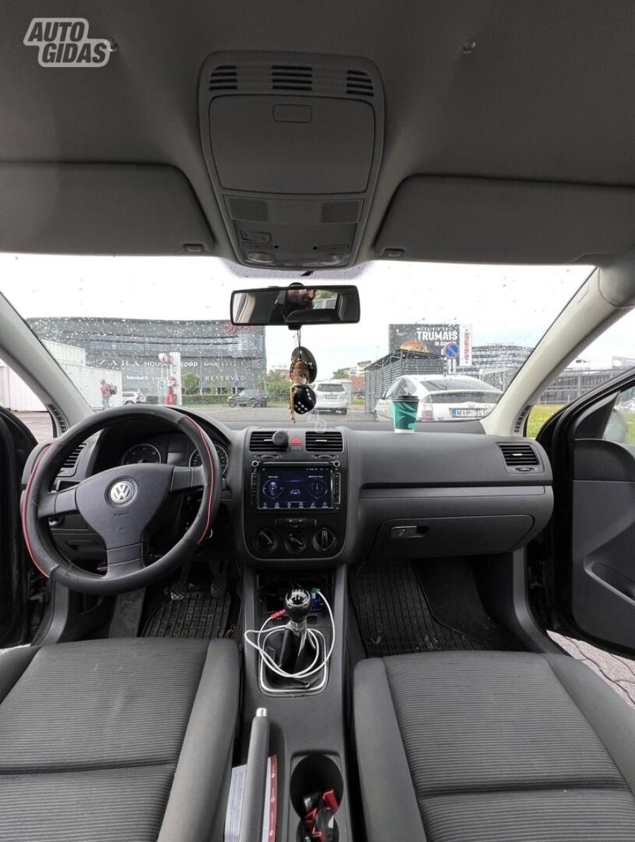 Melns Volkswagen Golf 2006 Viļņa, ar dzinēja tilpumu 1.90 L un nobraukumu 292 tūkst. km par 1800 €, foto 12 vietnē AUTOMOTO.COM.LV