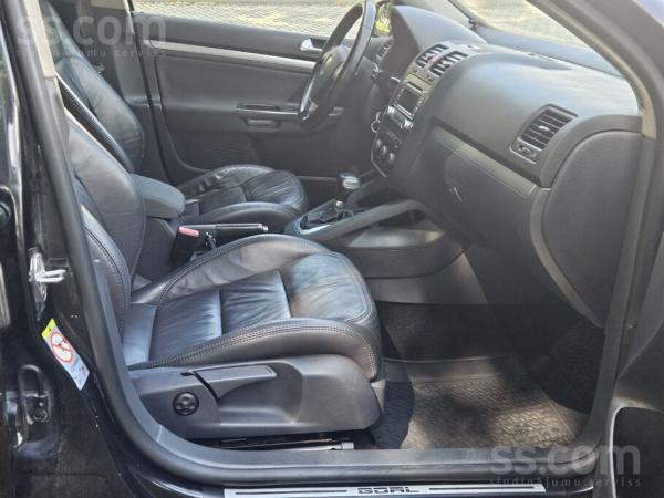 Black Volkswagen Golf 2006 in Jelgava, with an engine capacity of 1.90 L and mileage of 202 thousand km for 2350 €, photo 5 on AUTOMOTO.COM.LV