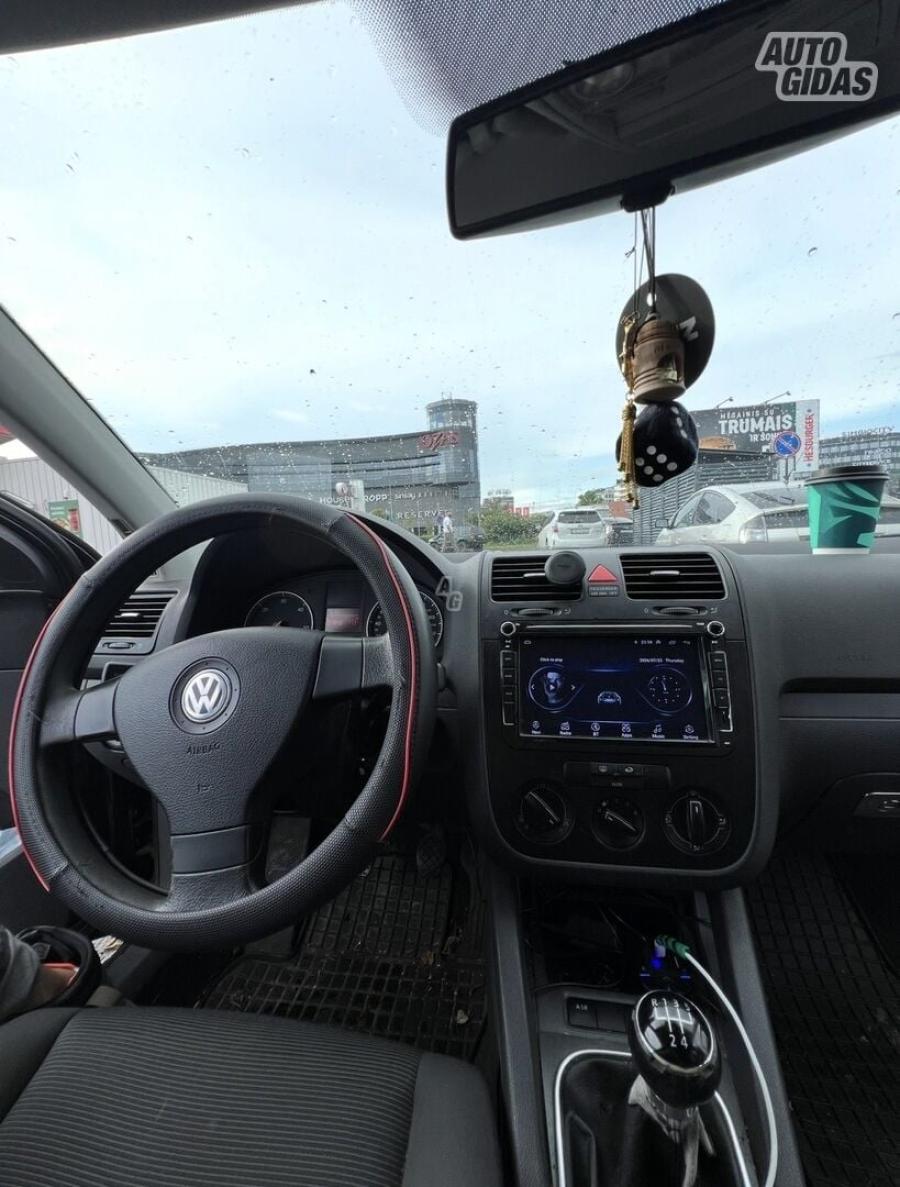 Black Volkswagen Golf 2006 in Vilnius, with an engine capacity of 1.90 L and mileage of 292 thousand km for 1600 €, photo 7 on AUTOMOTO.COM.LV