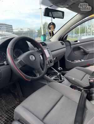 Black Volkswagen Golf 2006 in Vilnius, with an engine capacity of 1.90 L and mileage of 292 thousand km for 1600 €, photo 8 on AUTOMOTO.COM.LV