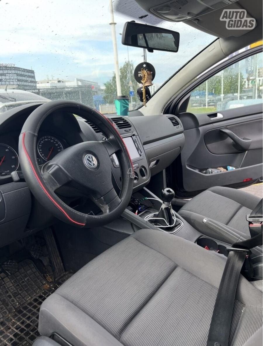 Black Volkswagen Golf 2006 in Vilnius, with an engine capacity of 1.90 L and mileage of 292 thousand km for 1600 €, photo 8 on AUTOMOTO.COM.LV