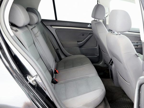 Melns Volkswagen Golf 2006 Tallina, ar dzinēja tilpumu 1.60 L un nobraukumu 327 tūkst. km par 1199 €, foto 7 vietnē AUTOMOTO.COM.LV