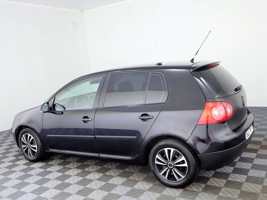 Black Volkswagen Golf 2006 in Tallinn, with an engine capacity of 1.60 L and mileage of 327 thousand km for 1199 €, photo 12 on AUTOMOTO.COM.LV
