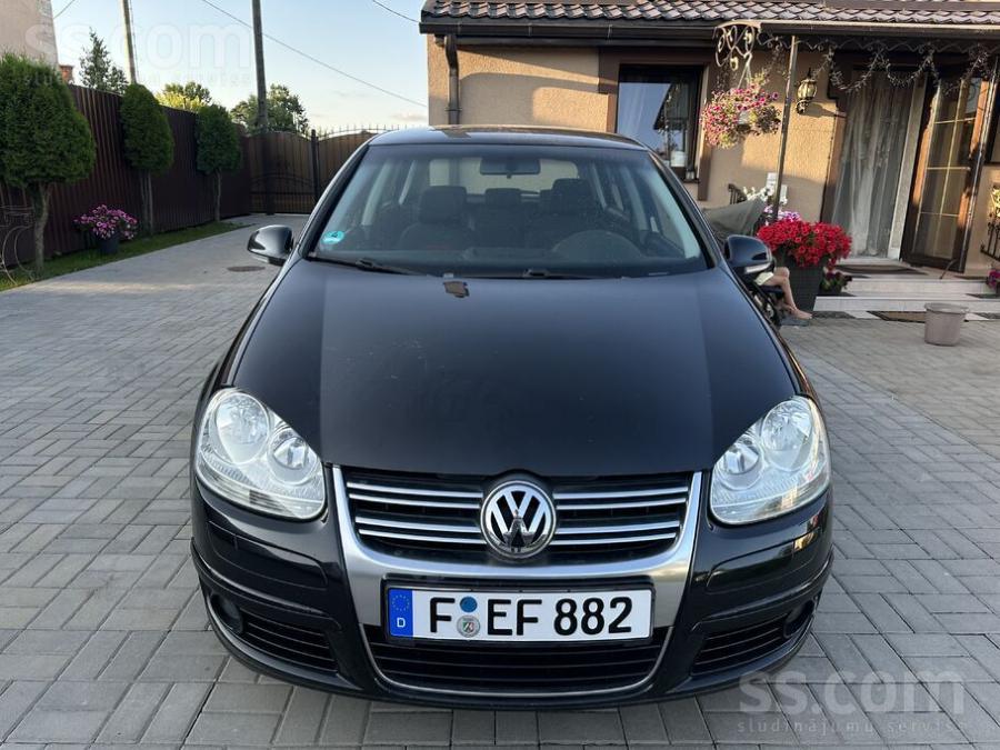 Melns Volkswagen Golf 2006 Daugavpils, ar dzinēja tilpumu 1.90 L un nobraukumu 253 tūkst. km par 2650 €, foto 3 vietnē AUTOMOTO.COM.LV