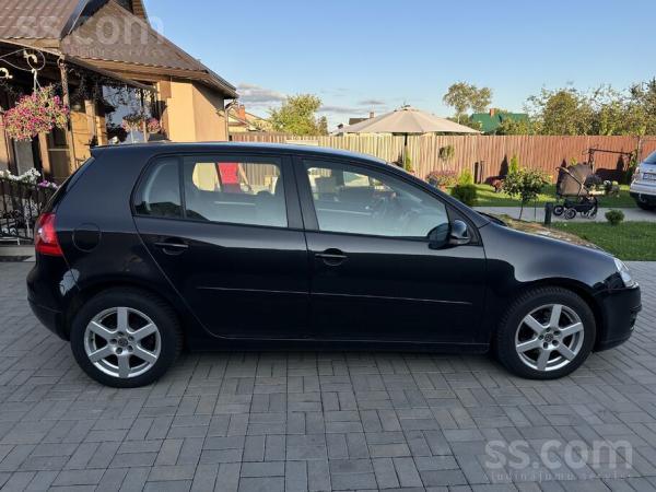 Black Volkswagen Golf 2006 in Daugavpils, with an engine capacity of 1.90 L and mileage of 253 thousand km for 2650 €, photo 4 on AUTOMOTO.COM.LV