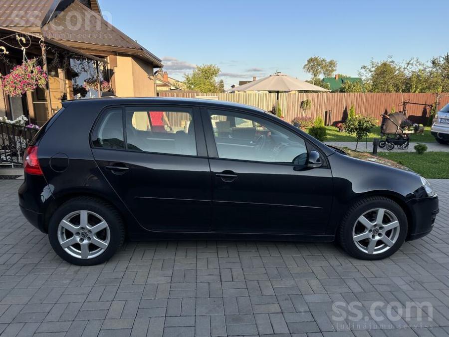 Melns Volkswagen Golf 2006 Daugavpils, ar dzinēja tilpumu 1.90 L un nobraukumu 253 tūkst. km par 2650 €, foto 5 vietnē AUTOMOTO.COM.LV