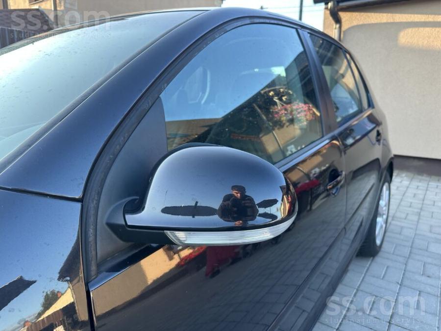 Melns Volkswagen Golf 2006 Daugavpils, ar dzinēja tilpumu 1.90 L un nobraukumu 253 tūkst. km par 2650 €, foto 10 vietnē AUTOMOTO.COM.LV