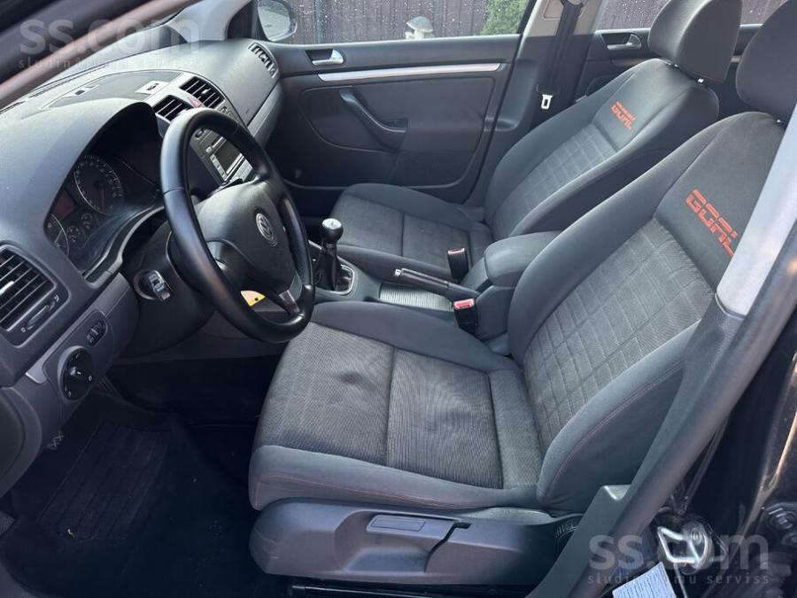 Melns Volkswagen Golf 2006 Daugavpils, ar dzinēja tilpumu 1.90 L un nobraukumu 253 tūkst. km par 2650 €, foto 12 vietnē AUTOMOTO.COM.LV