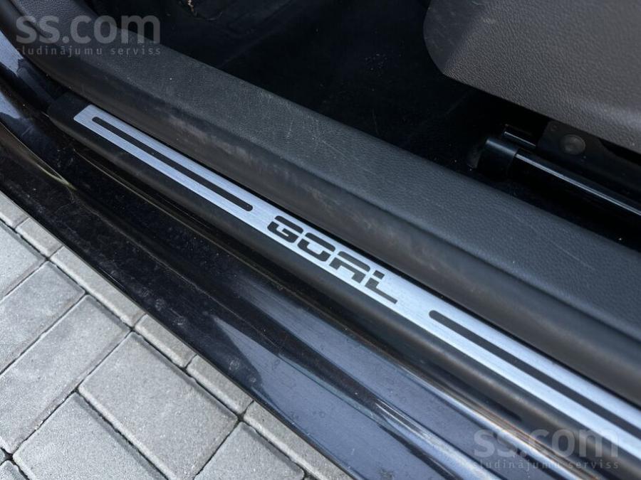 Melns Volkswagen Golf 2006 Daugavpils, ar dzinēja tilpumu 1.90 L un nobraukumu 253 tūkst. km par 2650 €, foto 13 vietnē AUTOMOTO.COM.LV