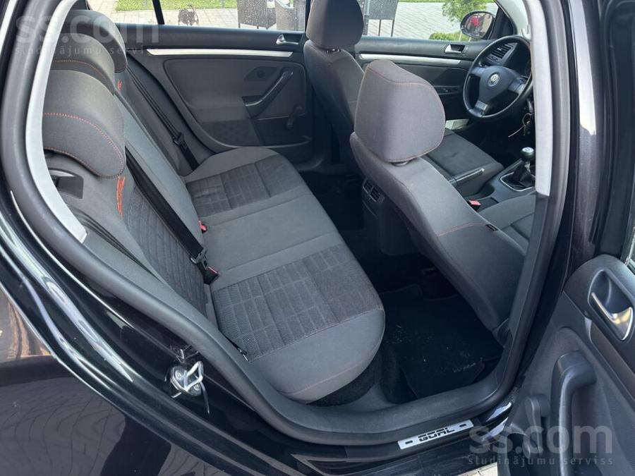 Melns Volkswagen Golf 2006 Daugavpils, ar dzinēja tilpumu 1.90 L un nobraukumu 253 tūkst. km par 2650 €, foto 20 vietnē AUTOMOTO.COM.LV