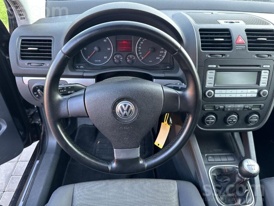 Melns Volkswagen Golf 2006 Daugavpils, ar dzinēja tilpumu 1.90 L un nobraukumu 253 tūkst. km par 2650 €, foto 23 vietnē AUTOMOTO.COM.LV