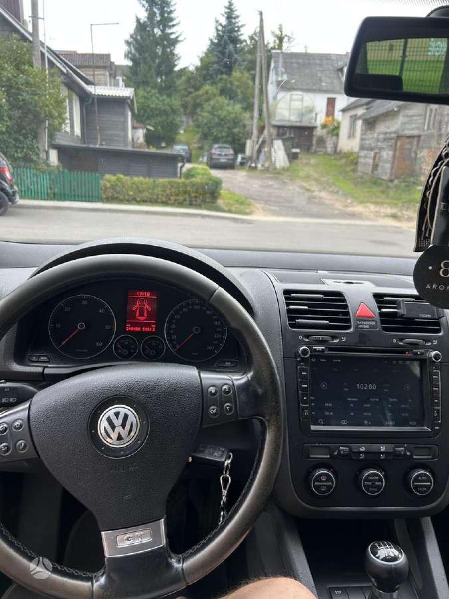 Melns Volkswagen Golf 2006 Viļņa, ar dzinēja tilpumu 1.97 L un nobraukumu 241 tūkst. km par 3400 €, foto 7 vietnē AUTOMOTO.COM.LV