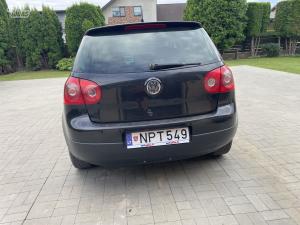 Melns Volkswagen Golf 2006 Viļņa, ar dzinēja tilpumu 1.60 L un nobraukumu 269 tūkst. km par 1800 €, foto 11 vietnē AUTOMOTO.COM.LV