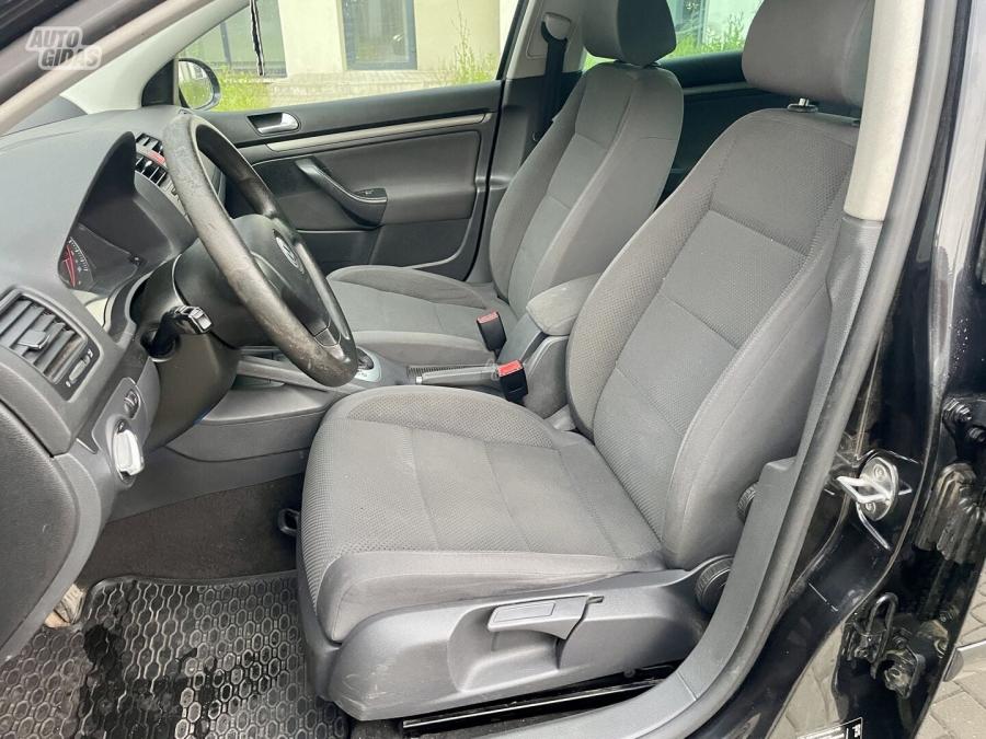 Melns Volkswagen Golf 2006 Viļņa, ar dzinēja tilpumu 1.60 L un nobraukumu 269 tūkst. km par 1800 €, foto 12 vietnē AUTOMOTO.COM.LV