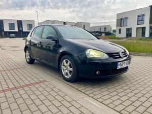 Melns Volkswagen Golf 2006 Viļņa, ar dzinēja tilpumu 1.60 L un nobraukumu 269 tūkst. km par 1900 €, foto  vietnē AUTOMOTO.COM.LV