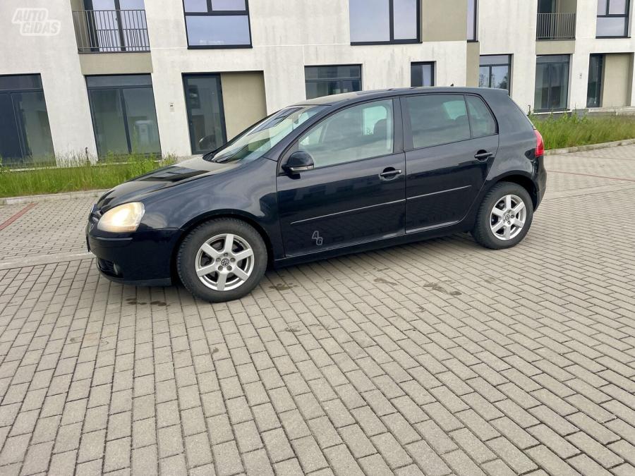 Melns Volkswagen Golf 2006 Viļņa, ar dzinēja tilpumu 1.60 L un nobraukumu 269 tūkst. km par 1900 €, foto 6 vietnē AUTOMOTO.COM.LV