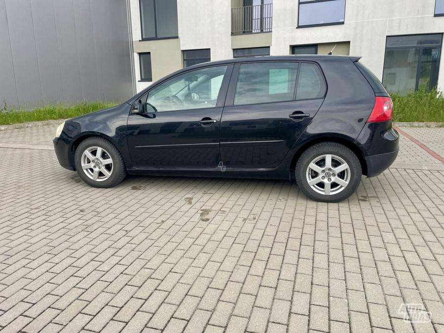 Melns Volkswagen Golf 2006 Viļņa, ar dzinēja tilpumu 1.60 L un nobraukumu 269 tūkst. km par 1900 €, foto 7 vietnē AUTOMOTO.COM.LV