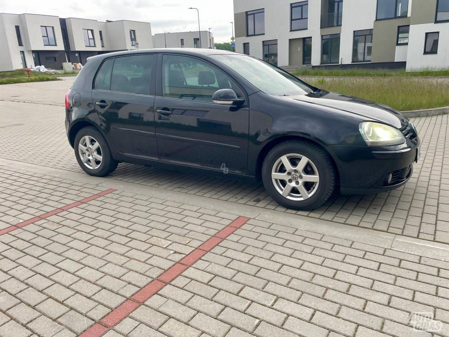 Melns Volkswagen Golf 2006 Viļņa, ar dzinēja tilpumu 1.60 L un nobraukumu 269 tūkst. km par 1900 €, foto 9 vietnē AUTOMOTO.COM.LV