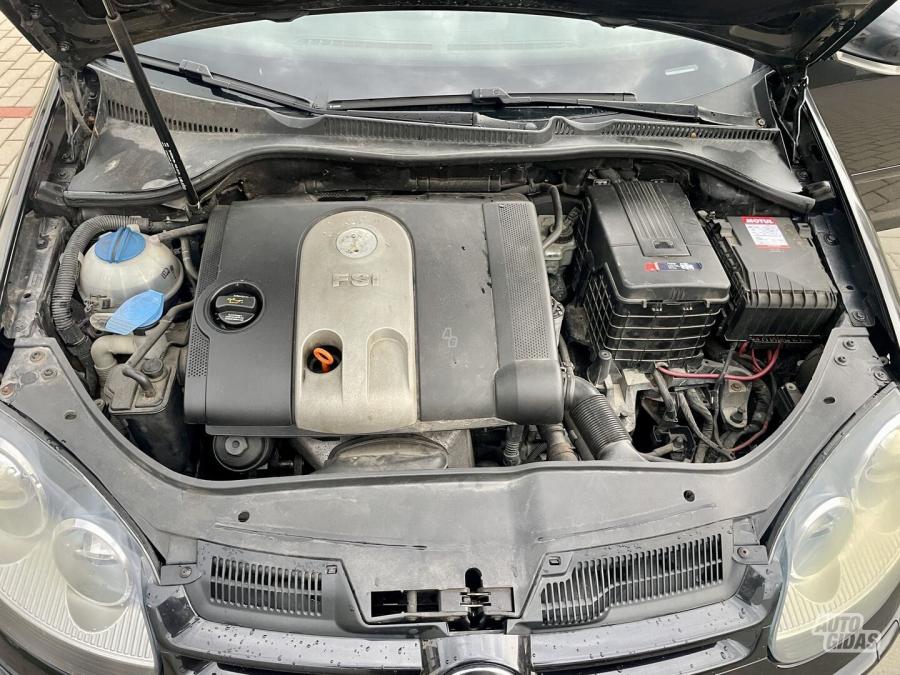 Melns Volkswagen Golf 2006 Viļņa, ar dzinēja tilpumu 1.60 L un nobraukumu 269 tūkst. km par 1900 €, foto 14 vietnē AUTOMOTO.COM.LV