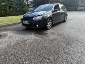 Melns Volkswagen Golf 2006 Viļņa, ar dzinēja tilpumu 1.60 L un nobraukumu 170 tūkst. km par 777 €, foto 4 vietnē AUTOMOTO.COM.LV