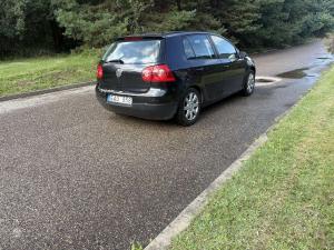 Melns Volkswagen Golf 2006 Viļņa, ar dzinēja tilpumu 1.60 L un nobraukumu 170 tūkst. km par 777 €, foto 5 vietnē AUTOMOTO.COM.LV