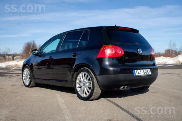 Black Volkswagen Golf 2006 in Jelgava, with an engine capacity of 2.00 L and mileage of 372 thousand km for 2790 €, photo 5 on AUTOMOTO.COM.LV