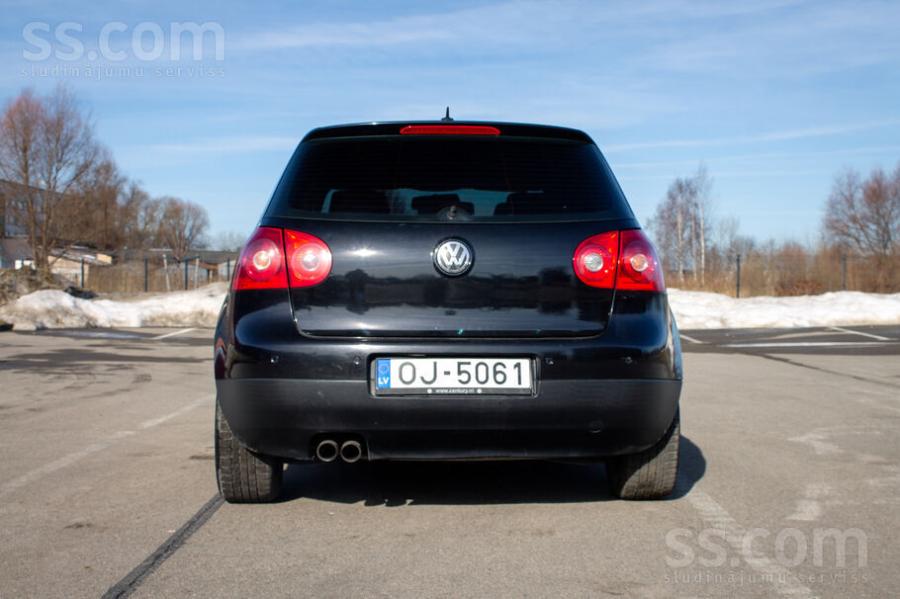 Black Volkswagen Golf 2006 in Jelgava, with an engine capacity of 2.00 L and mileage of 372 thousand km for 2790 €, photo 6 on AUTOMOTO.COM.LV