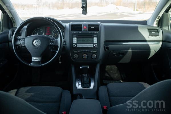 Black Volkswagen Golf 2006 in Jelgava, with an engine capacity of 2.00 L and mileage of 372 thousand km for 2790 €, photo 10 on AUTOMOTO.COM.LV