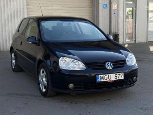 Melns Volkswagen Golf 2006 Kretinga, ar dzinēja tilpumu 1.90 L un nobraukumu 303 tūkst. km par 1850 €, foto  vietnē AUTOMOTO.COM.LV