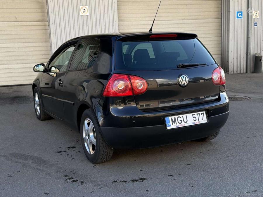 Melns Volkswagen Golf 2006 Kretinga, ar dzinēja tilpumu 1.90 L un nobraukumu 303 tūkst. km par 1850 €, foto 6 vietnē AUTOMOTO.COM.LV