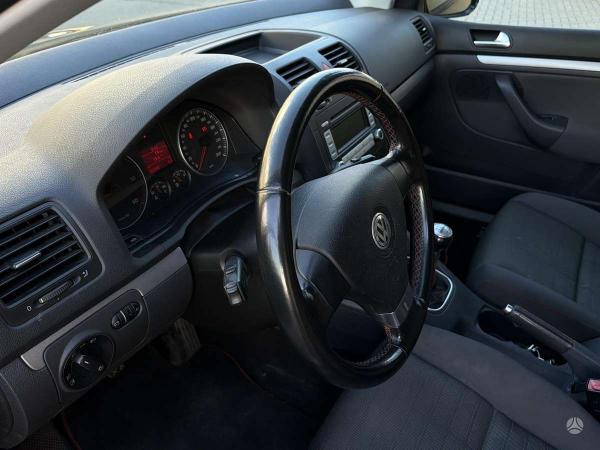 Melns Volkswagen Golf 2006 Kretinga, ar dzinēja tilpumu 1.90 L un nobraukumu 303 tūkst. km par 1850 €, foto 10 vietnē AUTOMOTO.COM.LV