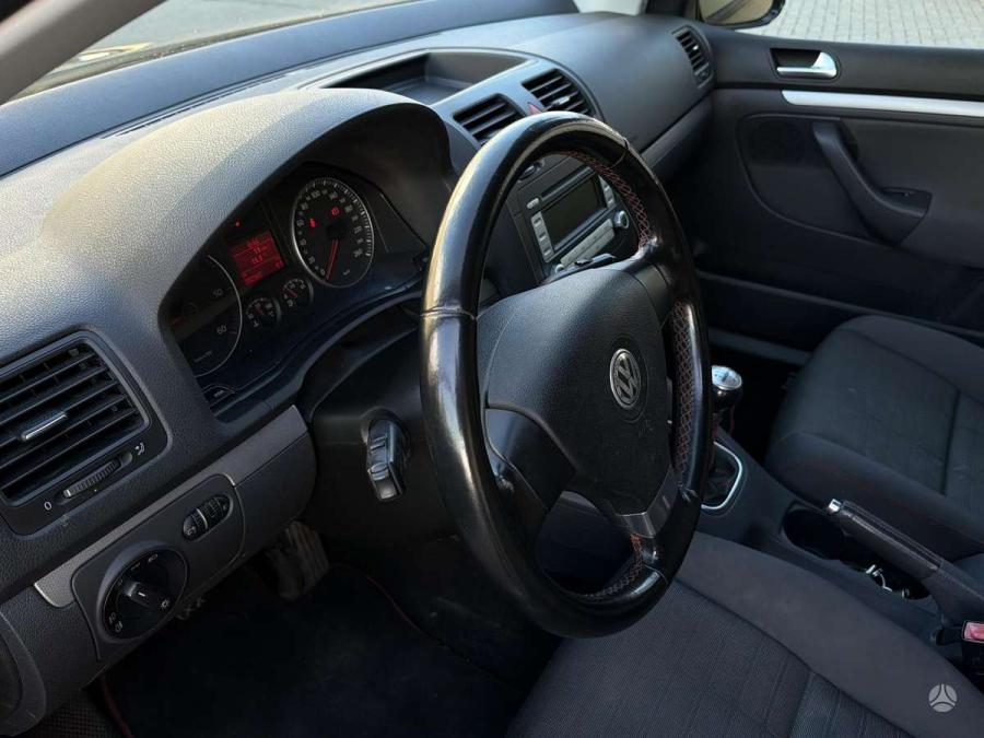Melns Volkswagen Golf 2006 Kretinga, ar dzinēja tilpumu 1.90 L un nobraukumu 303 tūkst. km par 1850 €, foto 10 vietnē AUTOMOTO.COM.LV