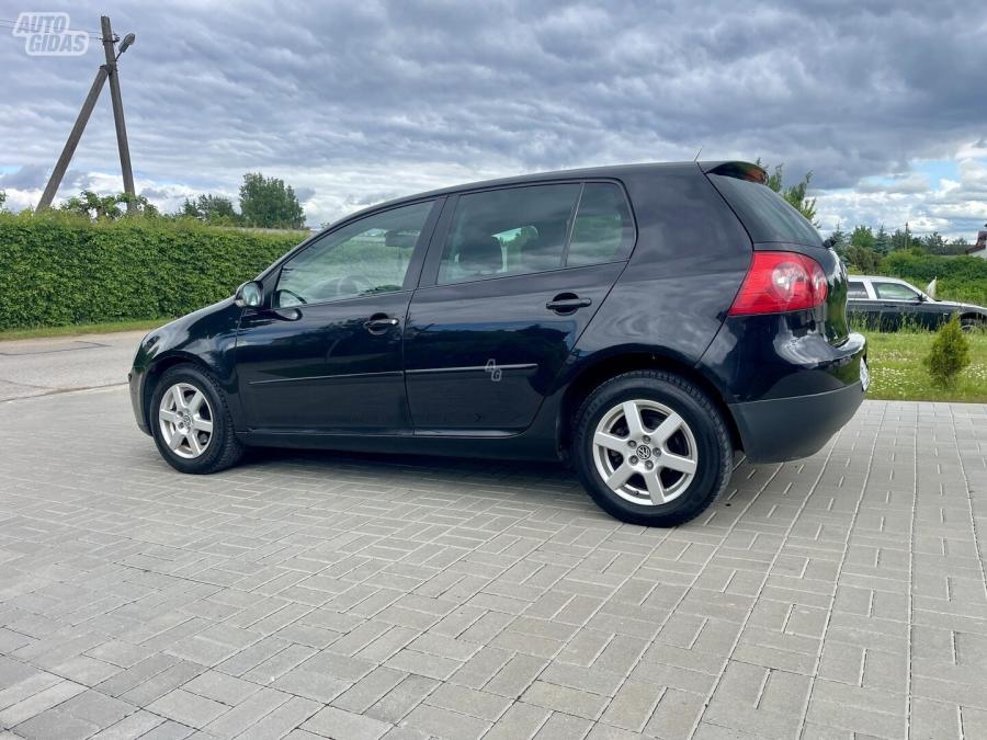 Melns Volkswagen Golf 2006 Viļņa, ar dzinēja tilpumu 1.60 L un nobraukumu 269 tūkst. km par 1900 €, foto 7 vietnē AUTOMOTO.COM.LV