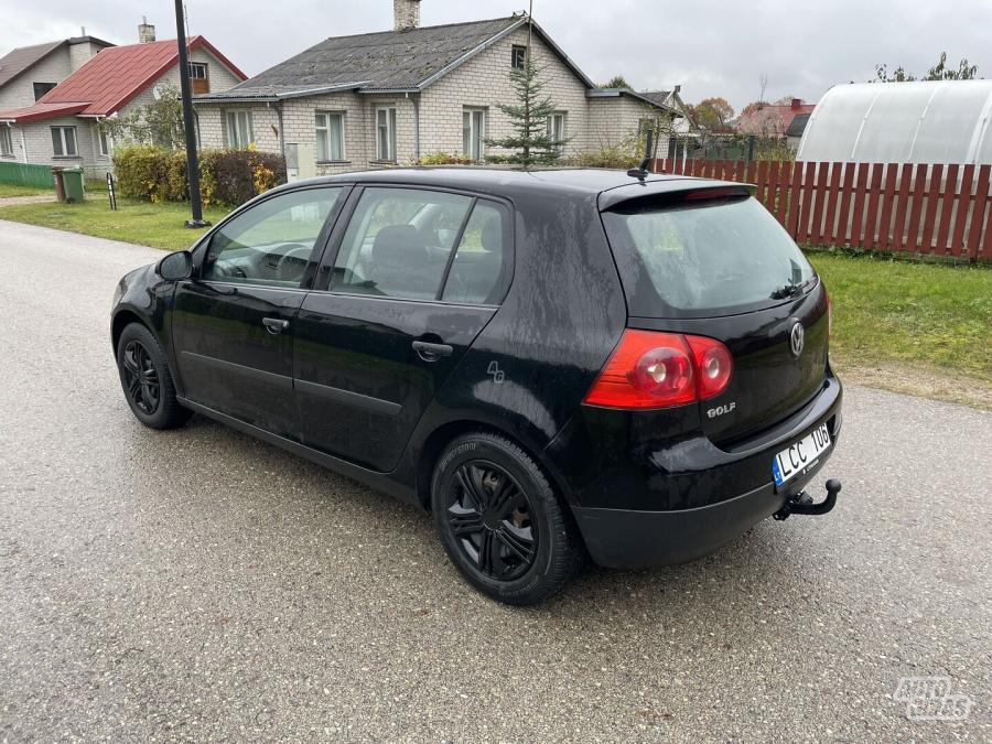 Black Volkswagen Golf 2006 in Alytus, with an engine capacity of 1.40 L and mileage of 224 thousand km for 1350 €, photo 4 on AUTOMOTO.COM.LV