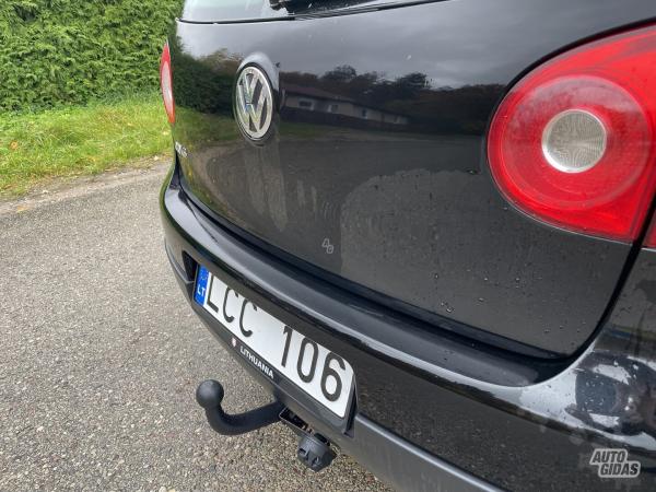 Volkswagen Golf 2006 Alīta vietnē Melns Volkswagen Golf 2006 Alīta, ar dzinēja tilpumu 1.40 L un nobraukumu 224 tūkst. km par 1350 €, foto 7 vietnē AUTOMOTO.COM.LV
