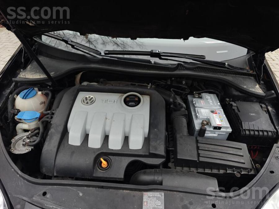 Black Volkswagen Golf 2007 in Riga, with an engine capacity of 1.90 L and mileage of 192 thousand km for 2400 €, photo 15 on AUTOMOTO.COM.LV